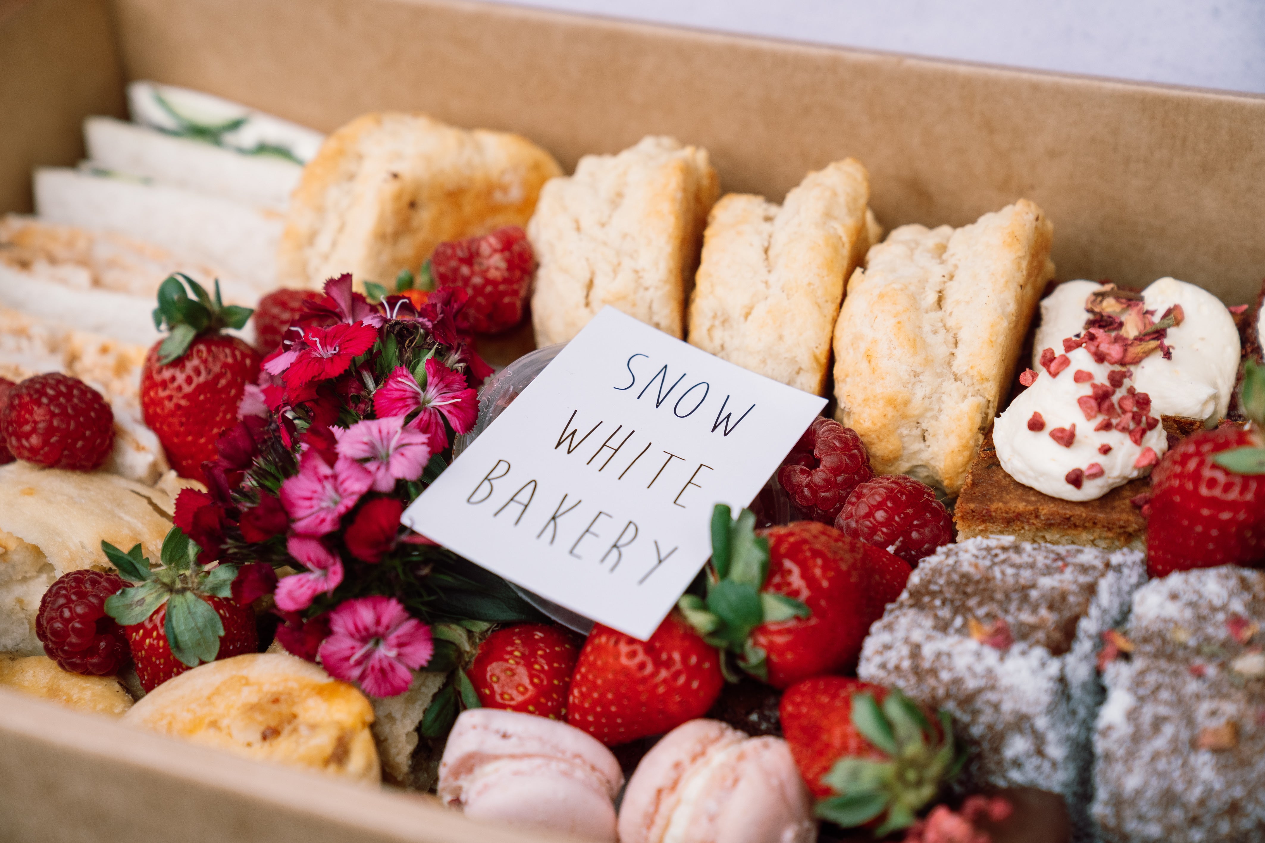 Boxes – Snow White Bakery