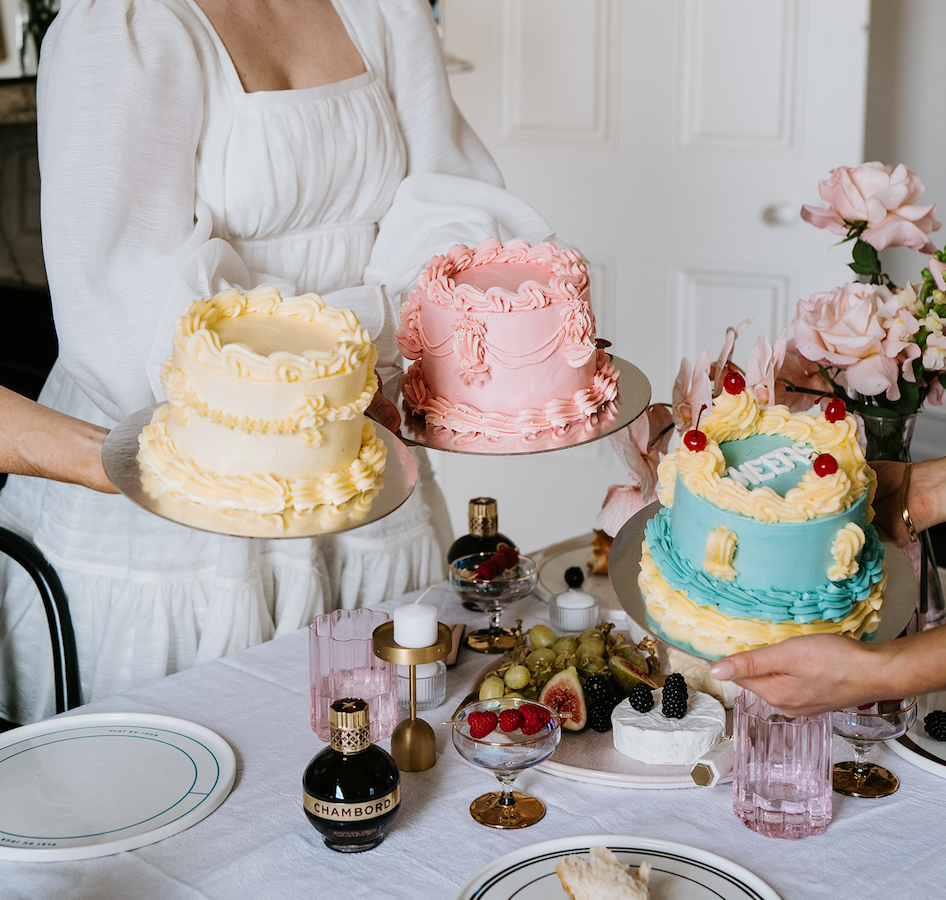 Kitsch Cake – Snow White Bakery