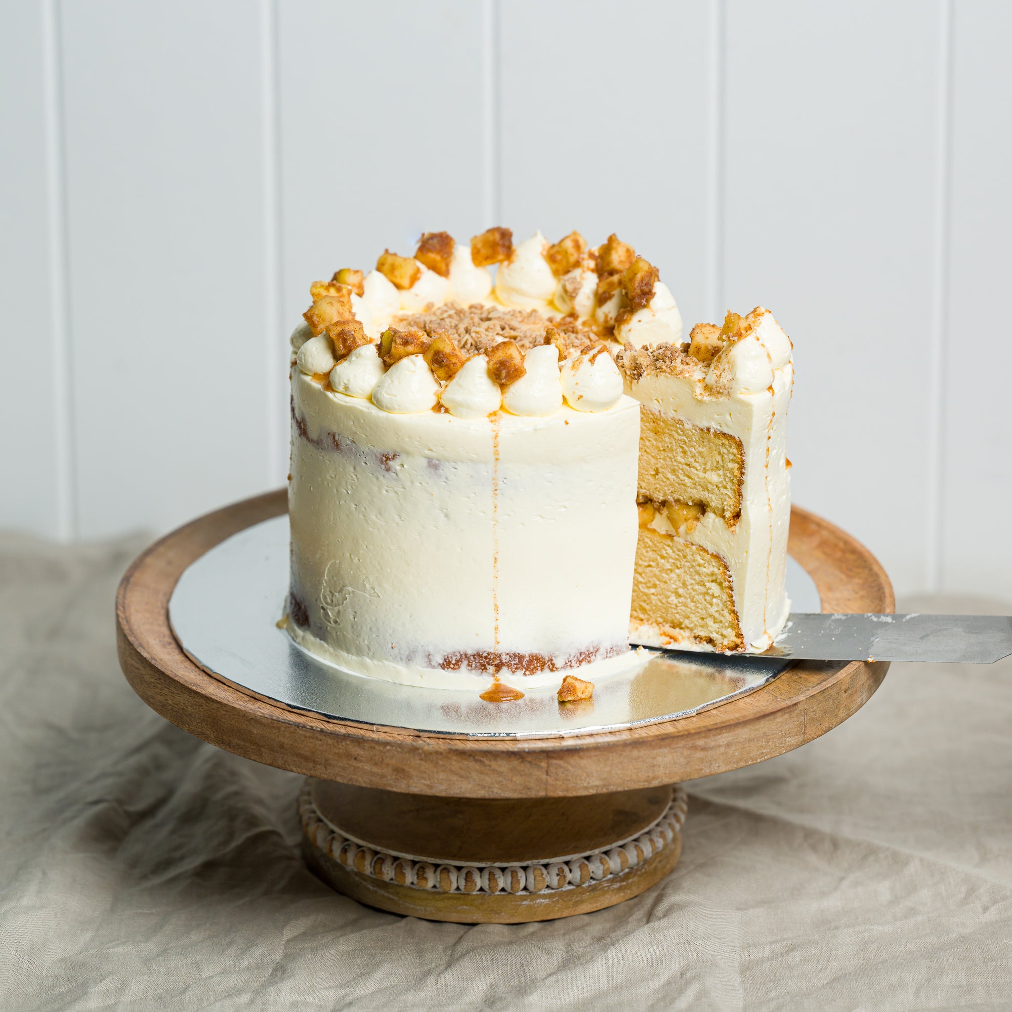 Classic Cakes and Desserts – Snow White Bakery